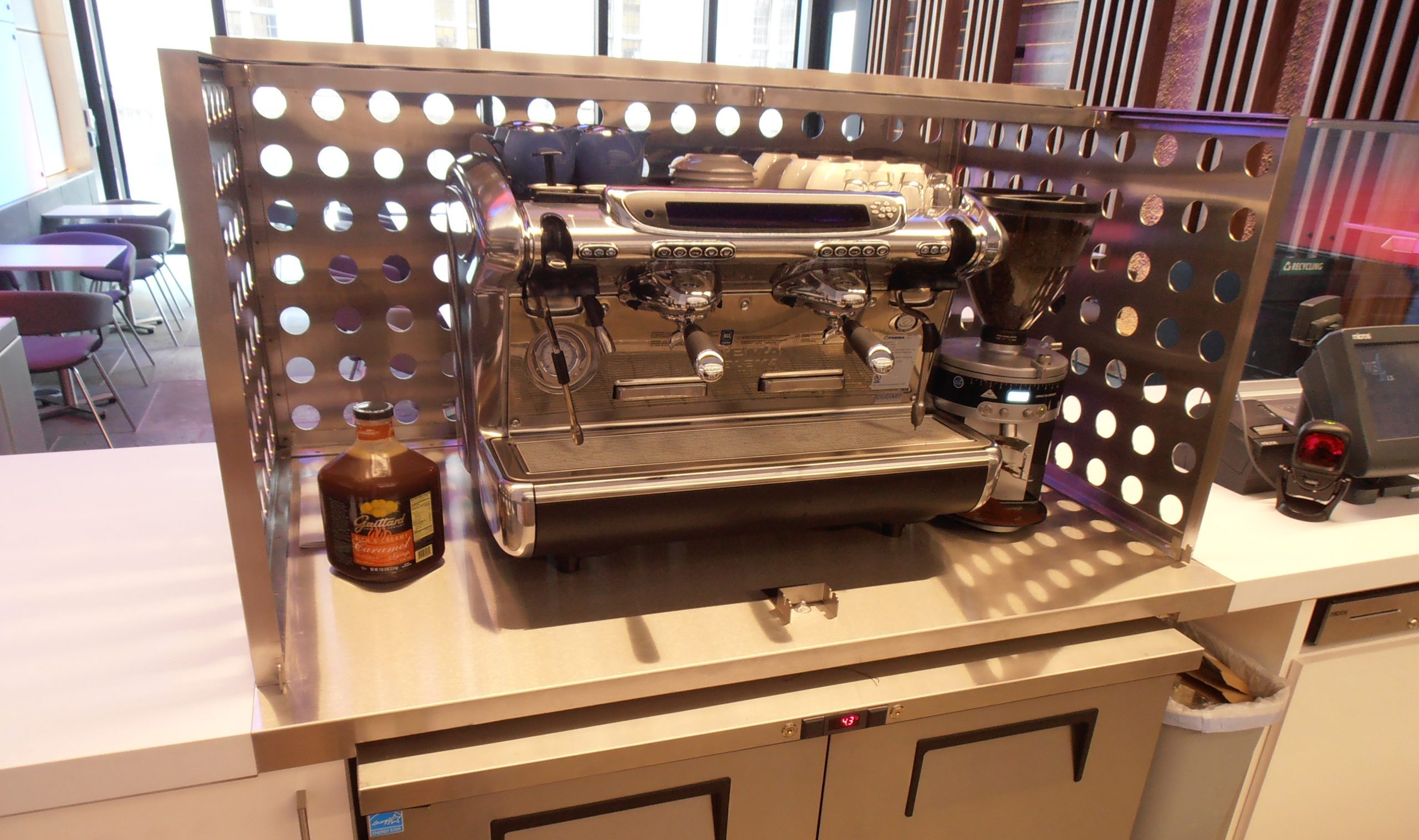 Yale University – Becton Center Coffee Bar – CFL Design